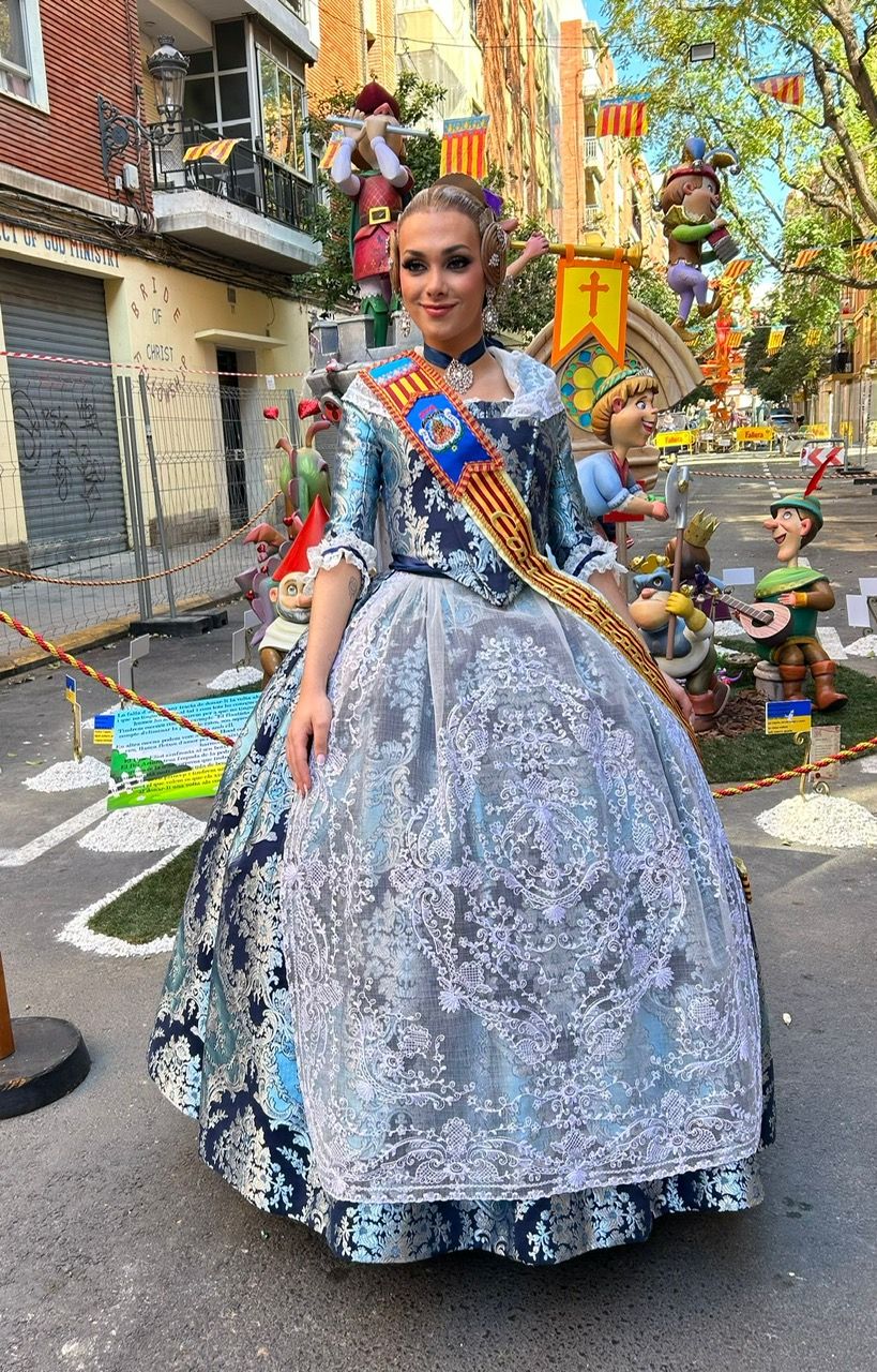 GALERÍA - Lia Sánchez, la fallera mayor trans que hace historia en las ...