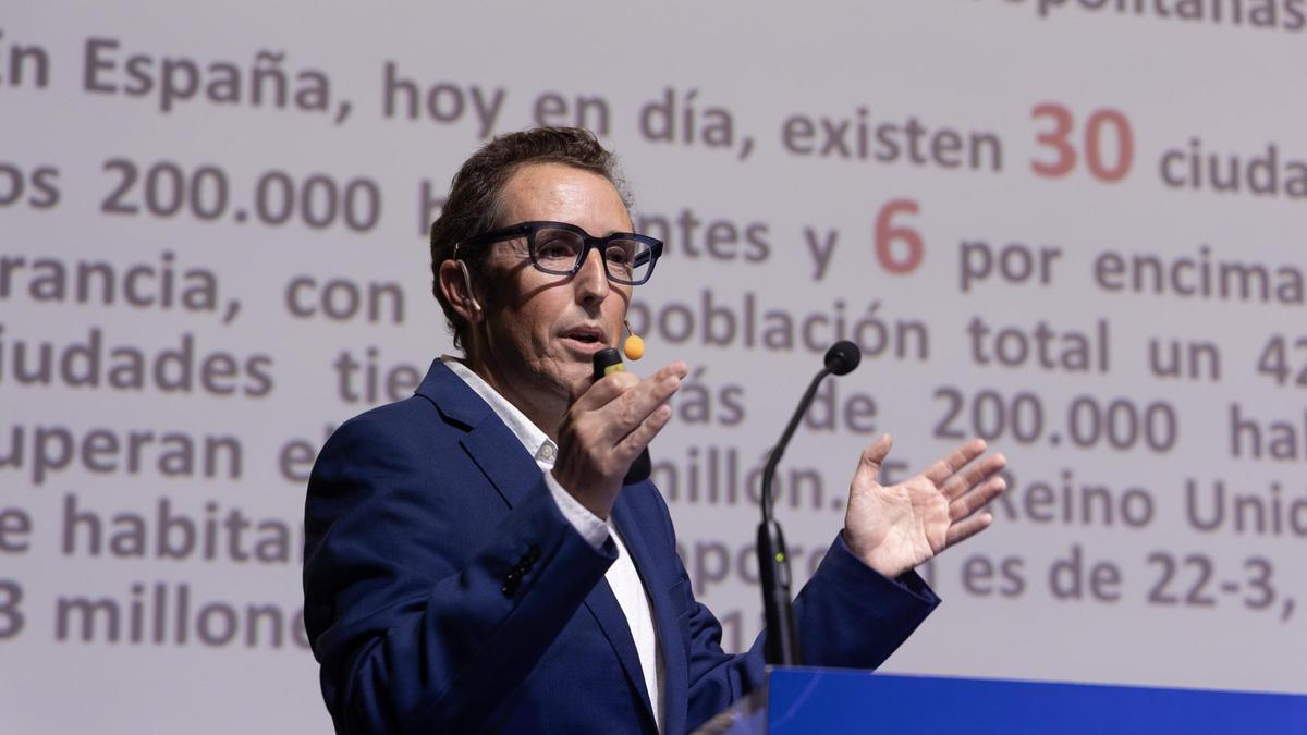 FORO MEDITERRÁNEO ALICANTE | Cristóbal Ruiz: «Es casi imposible aprobar ...