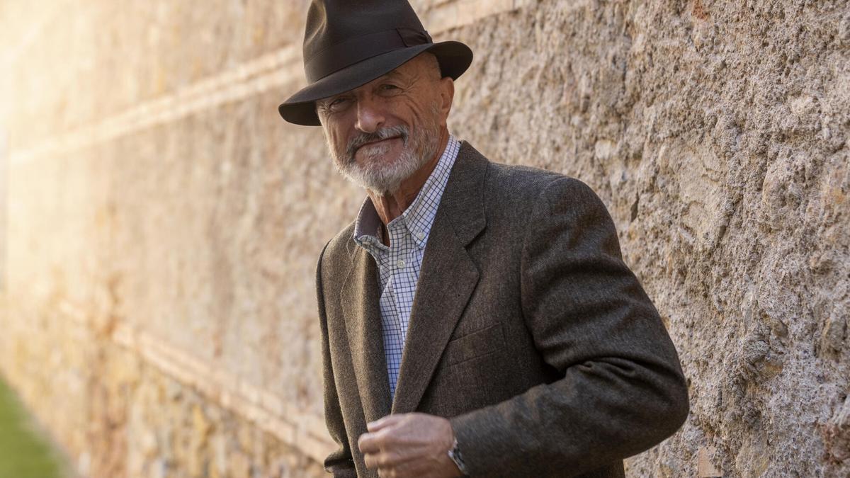 RIÑA EN LA CALLE | Arturo Pérez-Reverte se defiende tras su polémica ...