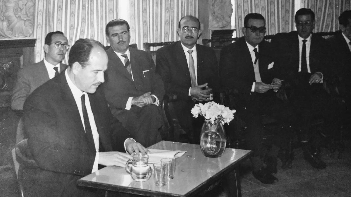 Especial sobre el poeta y novelista de Elche Rafael Azuar