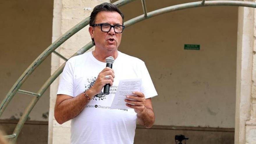 Protesta de las artes escénicas comtra la gestión del IVC en la Mostra ...