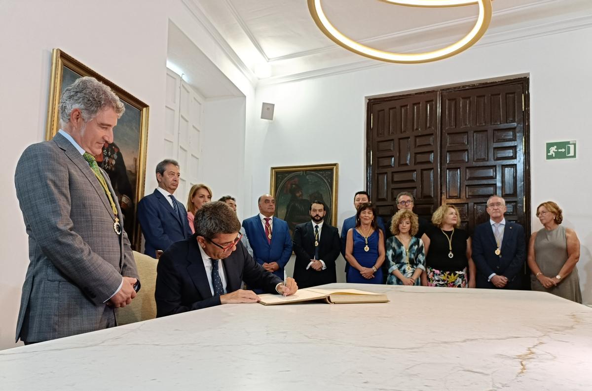 El presidente Mazón lleva el pleno del Consell a Orihuela en el cuarto ...