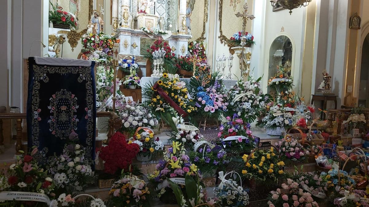 El santuario acoge una multitudinaria ofrenda de la Virgen del Lluch - Levante-EMV