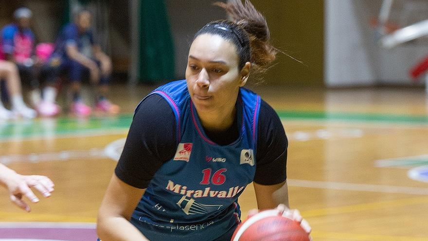 El Miralvalle confía en la capacidad de progresión de la pívot Eva de ...