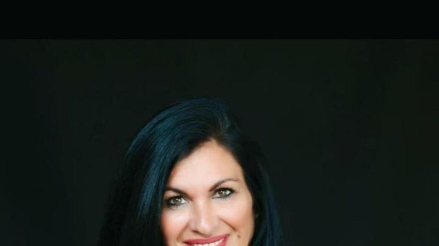 Isabel Vera 'builds' a cultural bridge from Sardinia to Tenerife