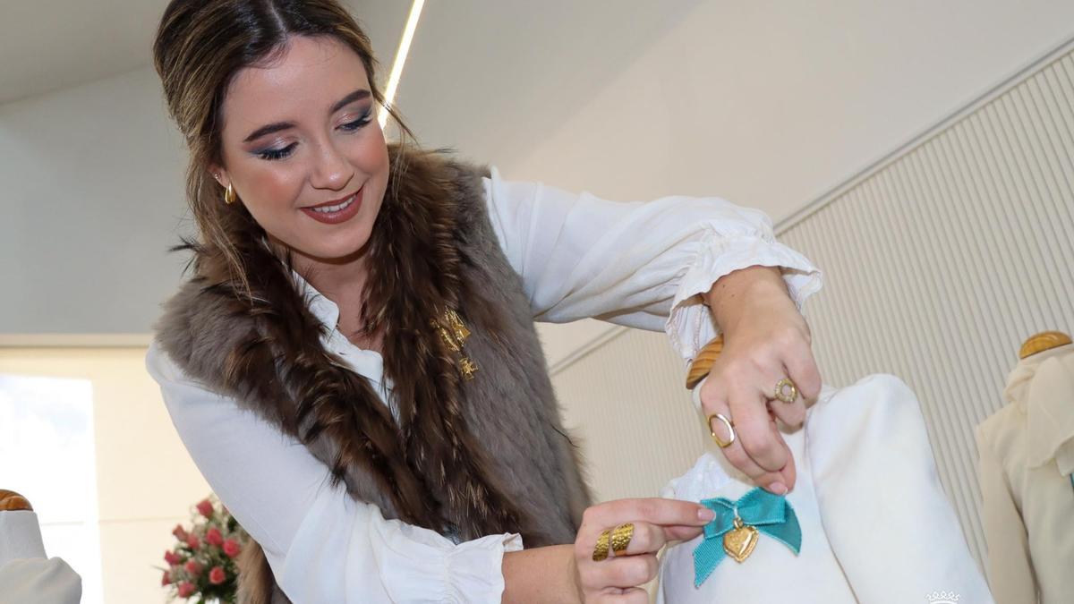 Los secretos detrás del vestido de la Reina del Encuentro de Torrent ...