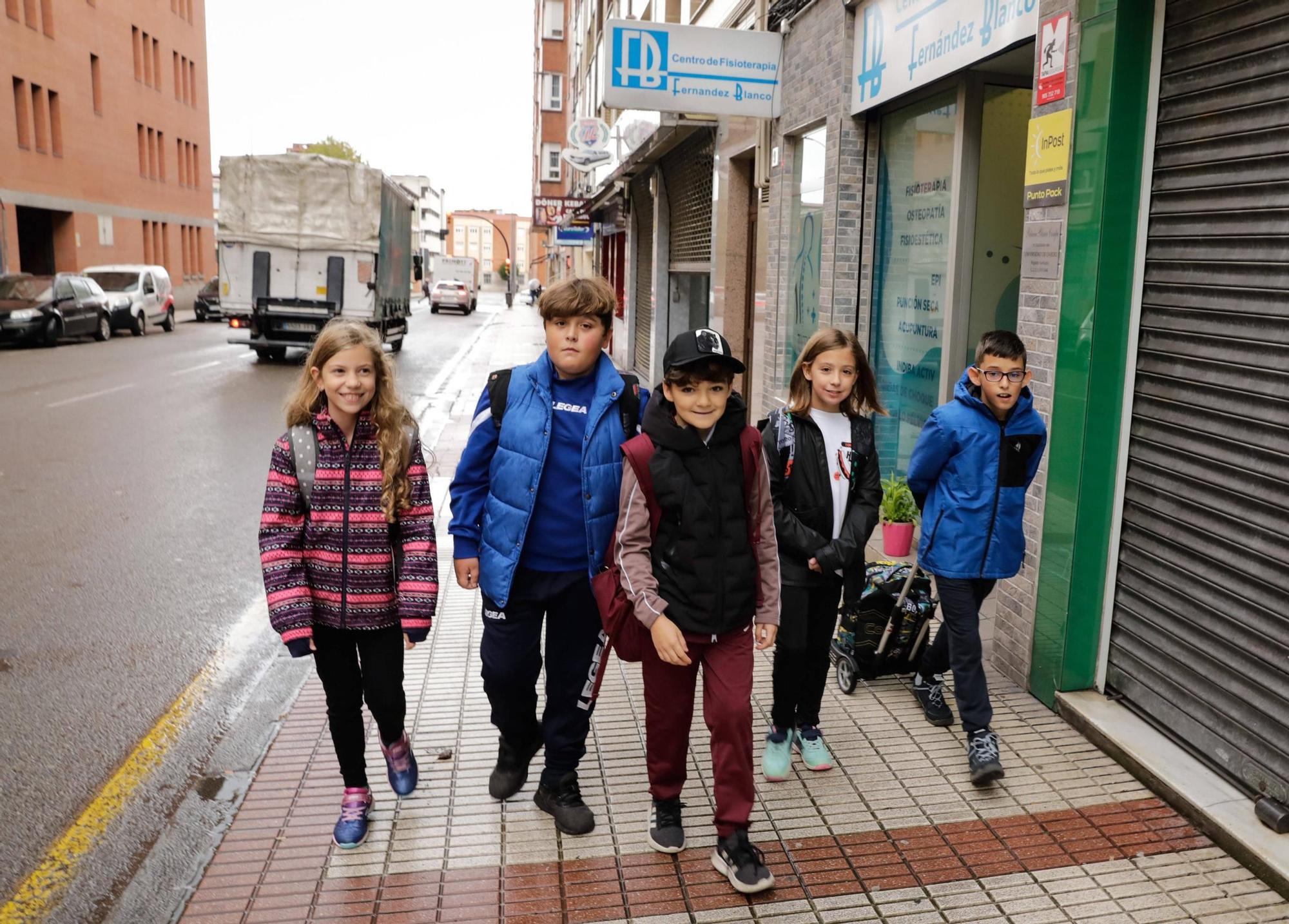 Así van a clase los alumnos del colegio Rey Pelayo de Gijón (en imágenes)