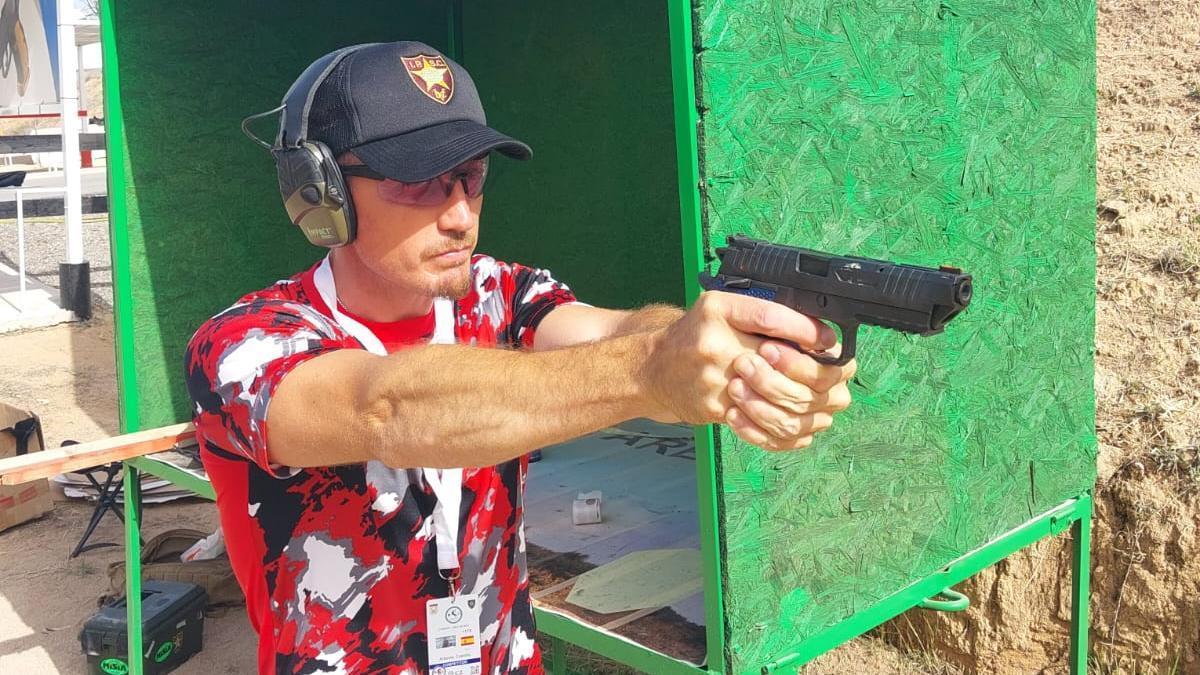 El alzireño Castrillo lidera al equipo español en el europeo de tiro