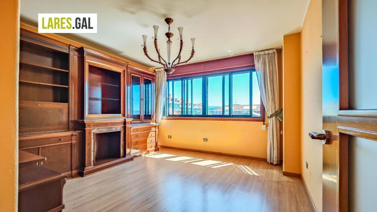 OPORTUNIDAD INMOBILIARIA | en Vigo: fantástico piso con vistas espectaculares a la Ría por solo ...