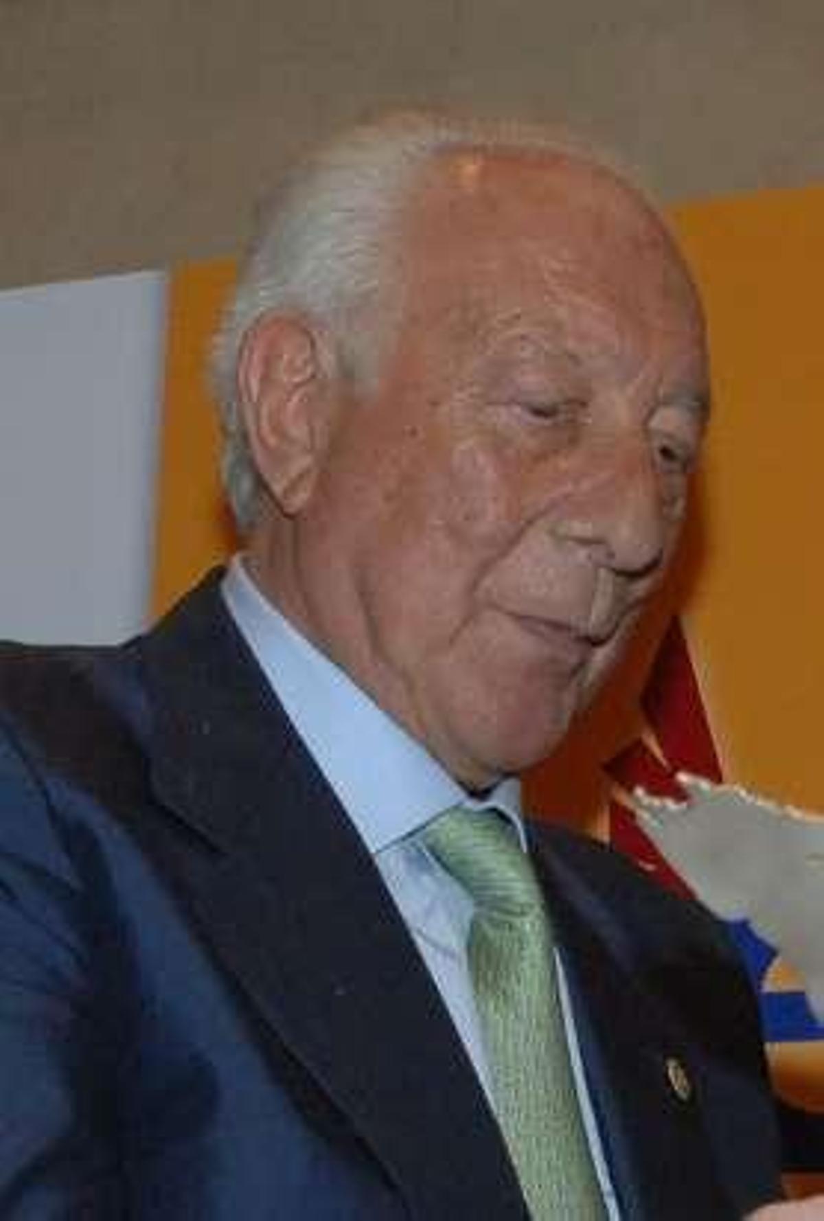 Jorge Cobián releva a su padre en la presidencia del grupo Modelo