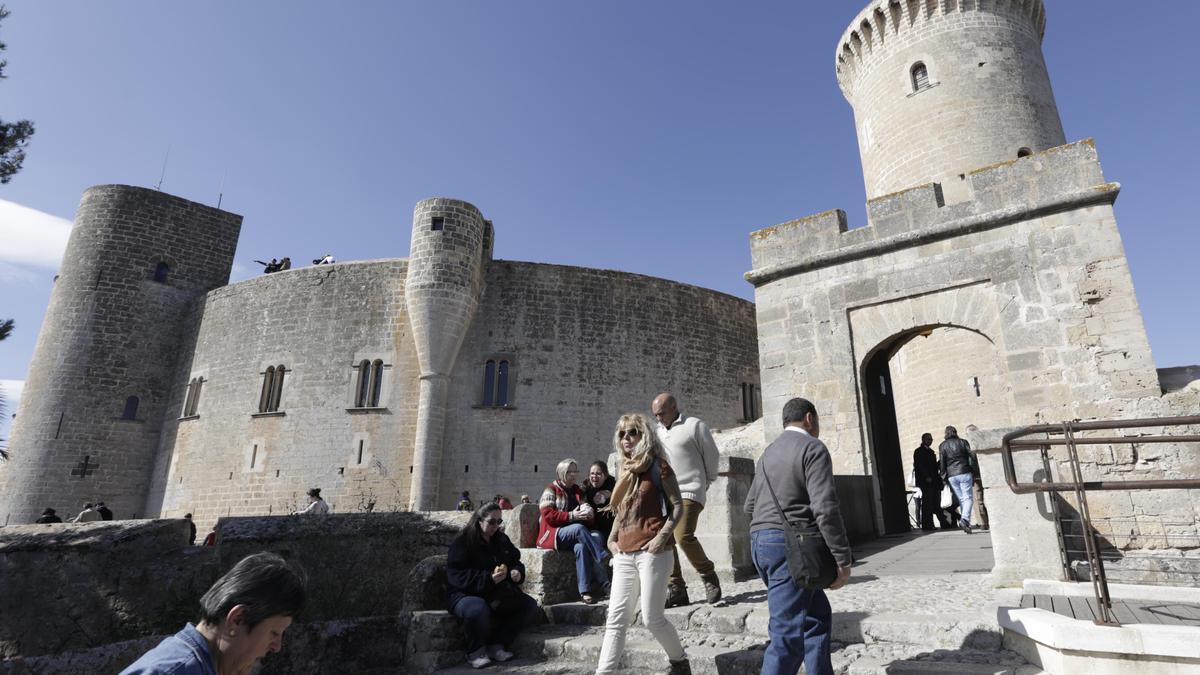 Visitar el Castillo de Bellver costará el doble el año que viene ...