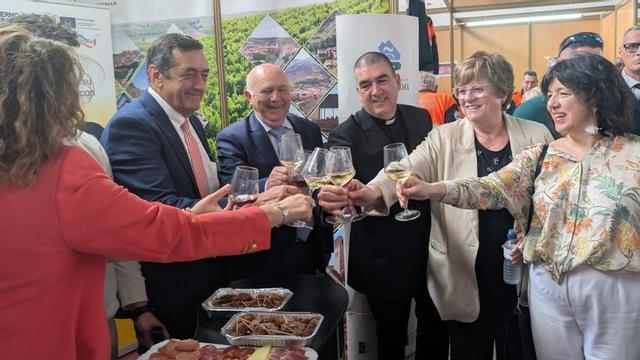 La Feria Valga convierte Épila en escaparate del mundo rural