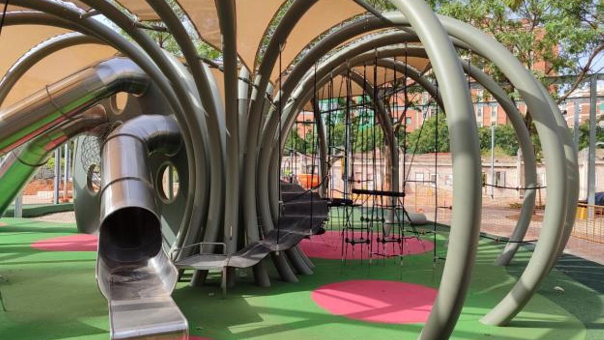 Abre al público el nuevo parque de la Colònia Castells en Barcelona