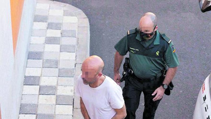 The accused of killing his partner in Tenerife enters prison