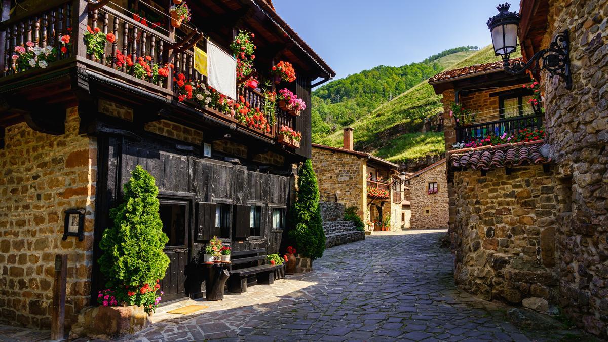 PUEBLO MEDIEVAL CATALUÑA | El pueblo medieval que todo el mundo debería visitar en Cataluña: ni ...