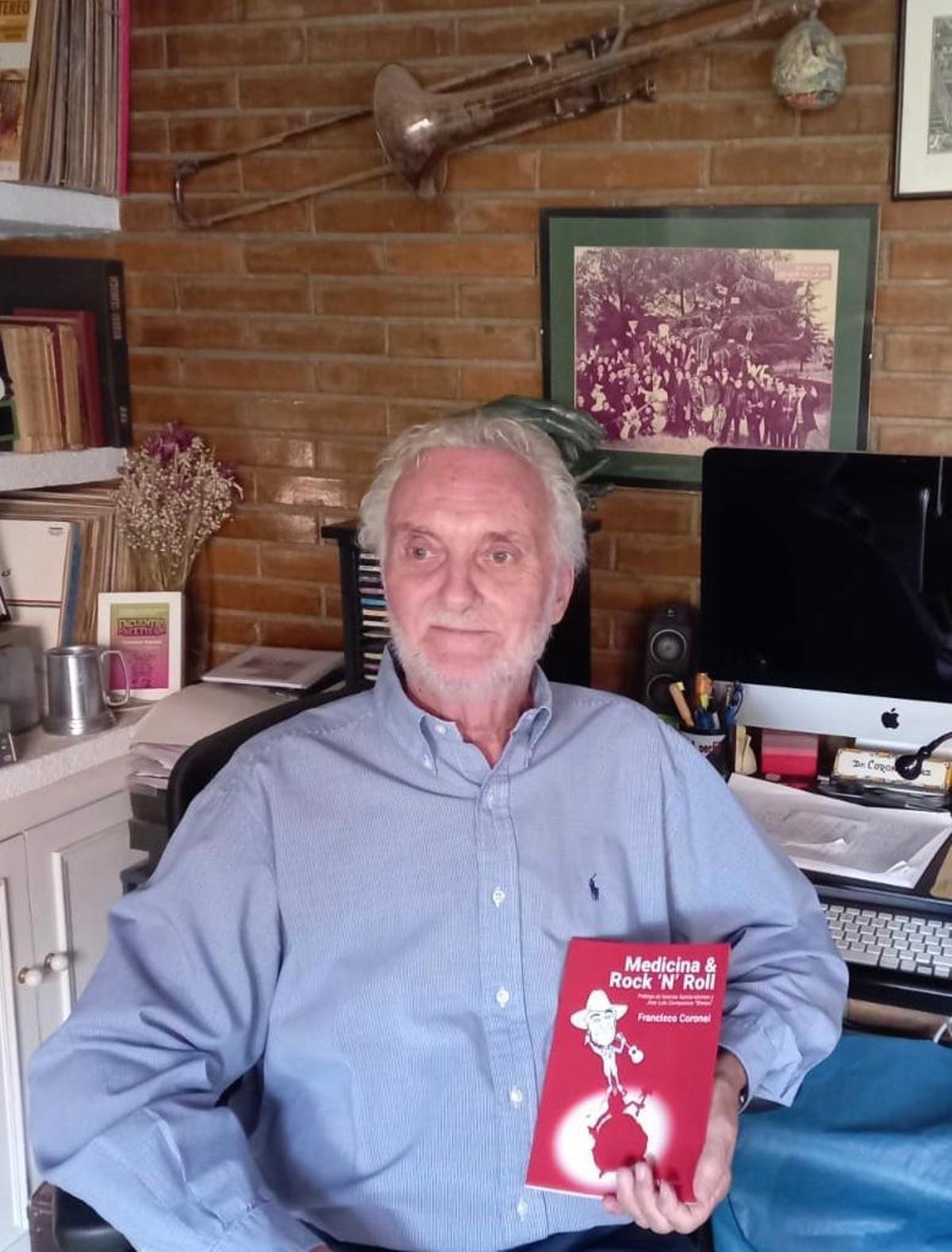 Francisco Coronel reúne sus andanzas musicales en un libro