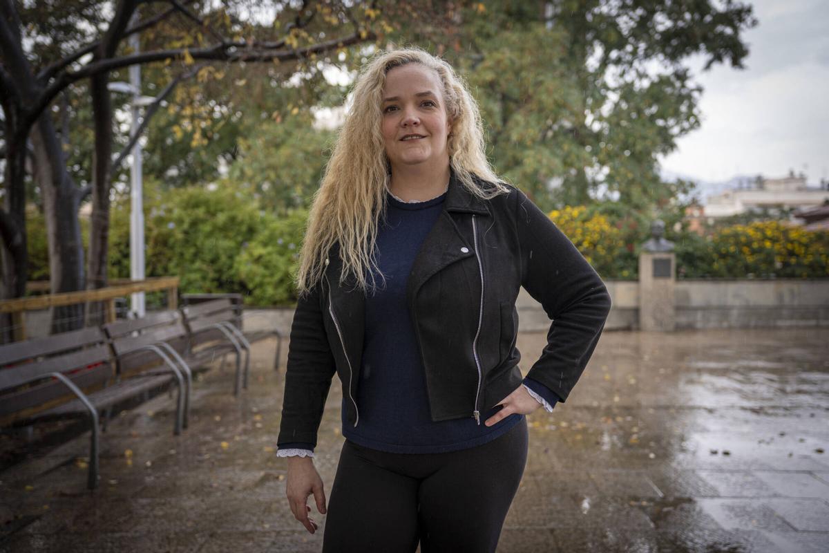 El emotivo encuentro de una madre y el policía de Santa Coloma que ...