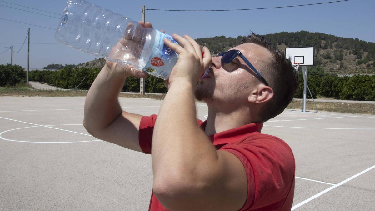 Bokep massage hidden she could be everything one could wish