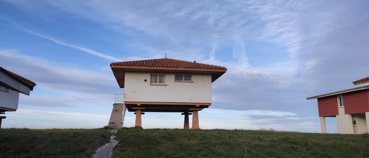 Diez años de goteo infructuoso en Perlora: se llevan gastados 2,5 ...