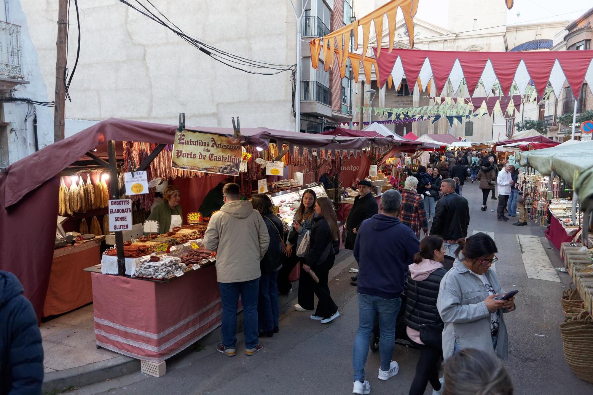 Todas las imágenes de la apertura del mercado medieval de Vila-real ...