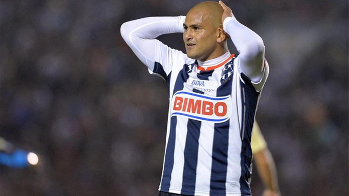 Emotiva despedida al 'Chupete' Suazo