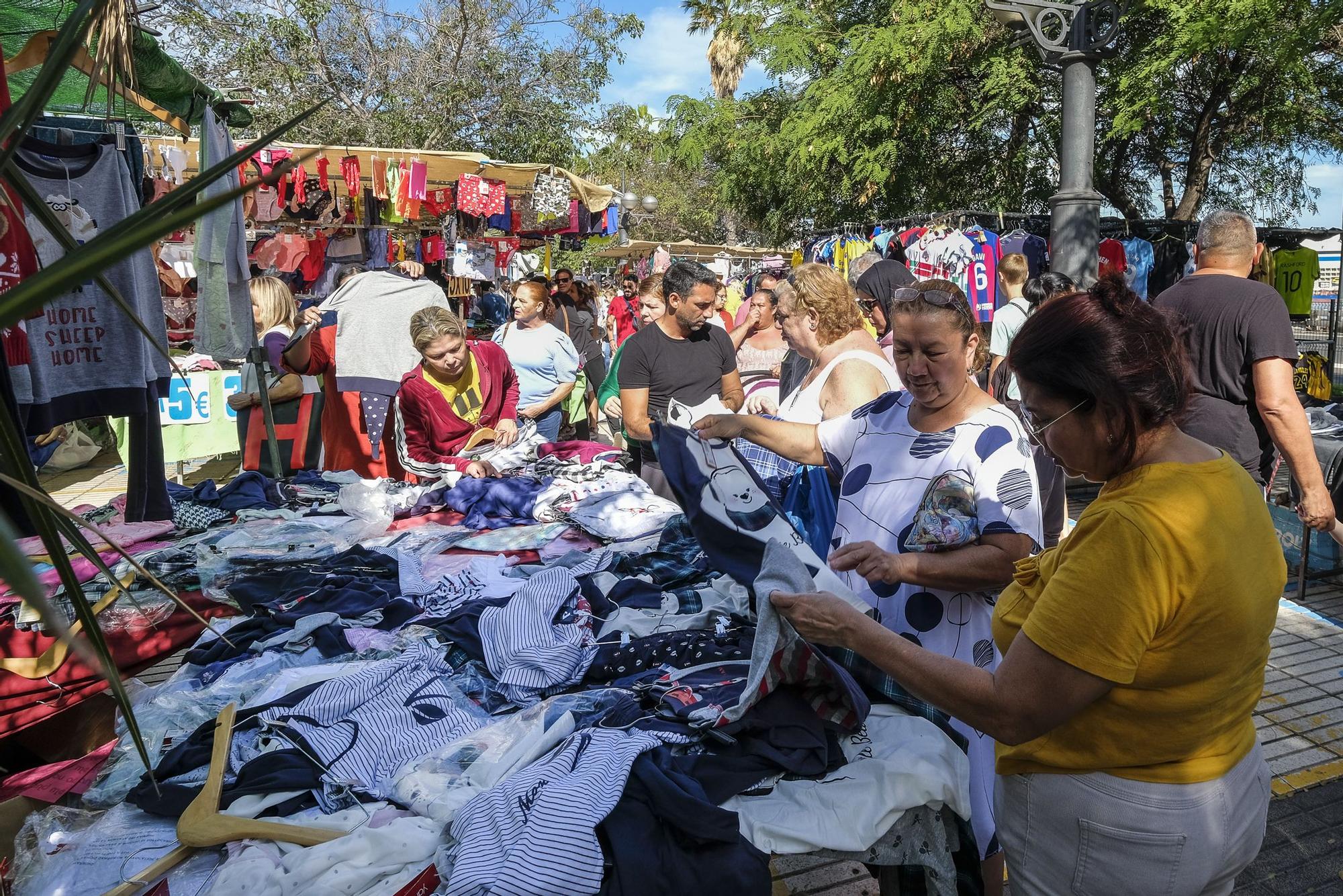 FOTOS: Compras navideñas en el rastro