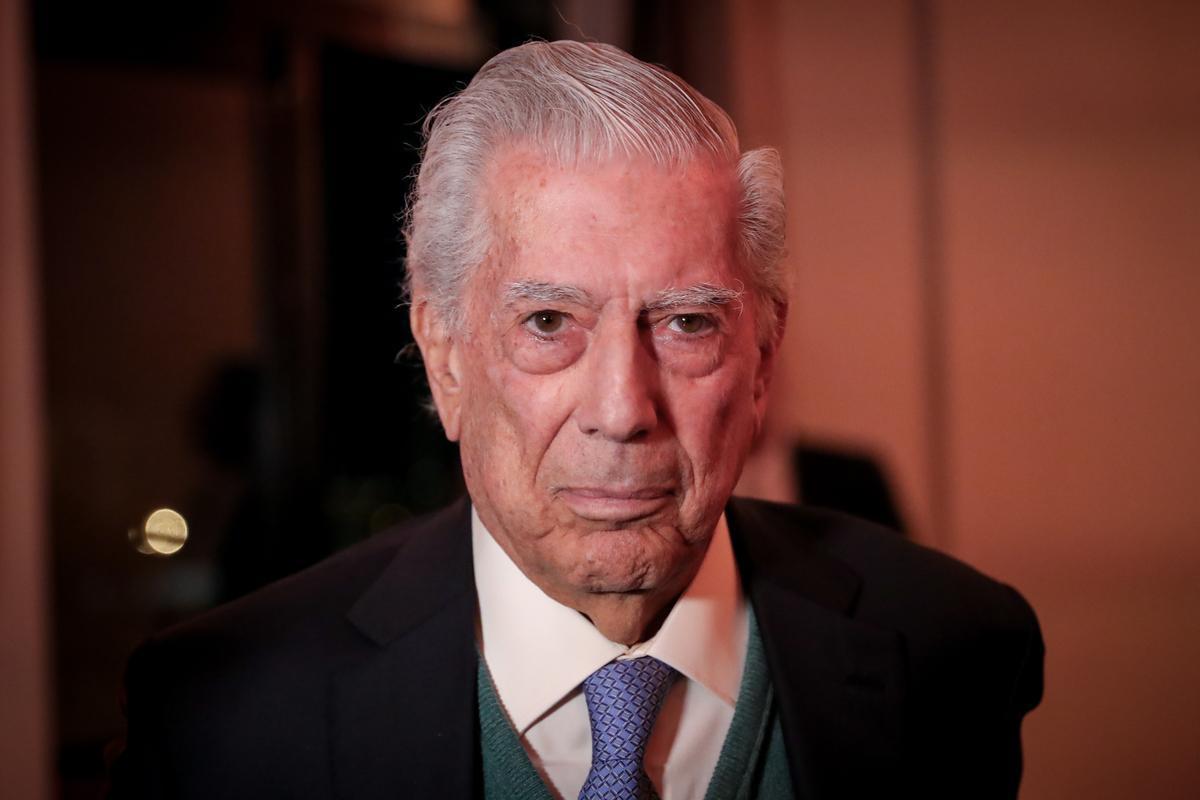 Mario Vargas Llosa ya se encuentra en París para ingresar en la ...