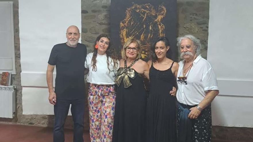 La exposición ‘Transformación’, de Mainar, ilumina el Espacio Huecha