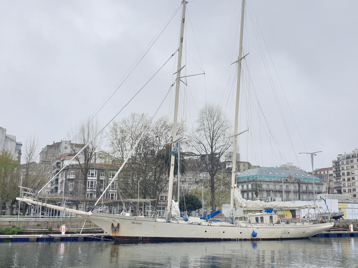 El idilio de Vigo con los buques escuela continúa con "Helena"