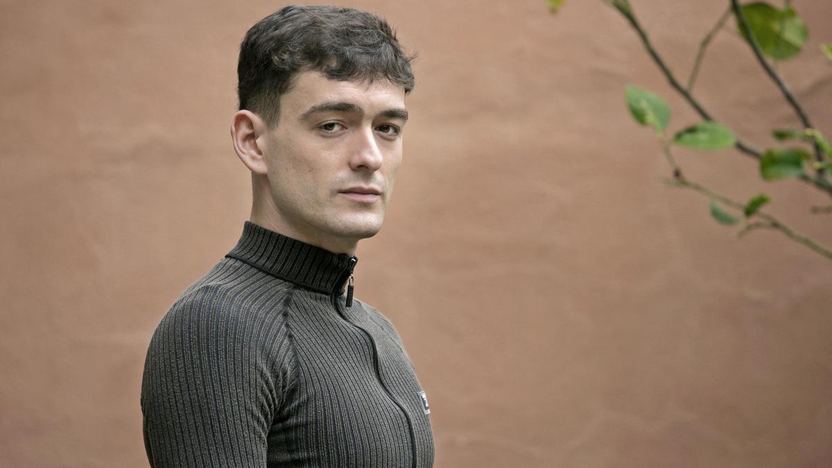 'Ofert a les mans, el paradís crema', de Pol Guasch: la amistad ante la ...