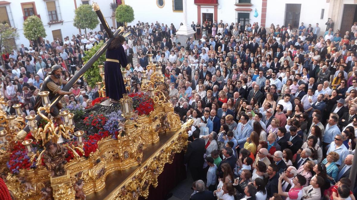 Dolor, columna y cruz para el Señor