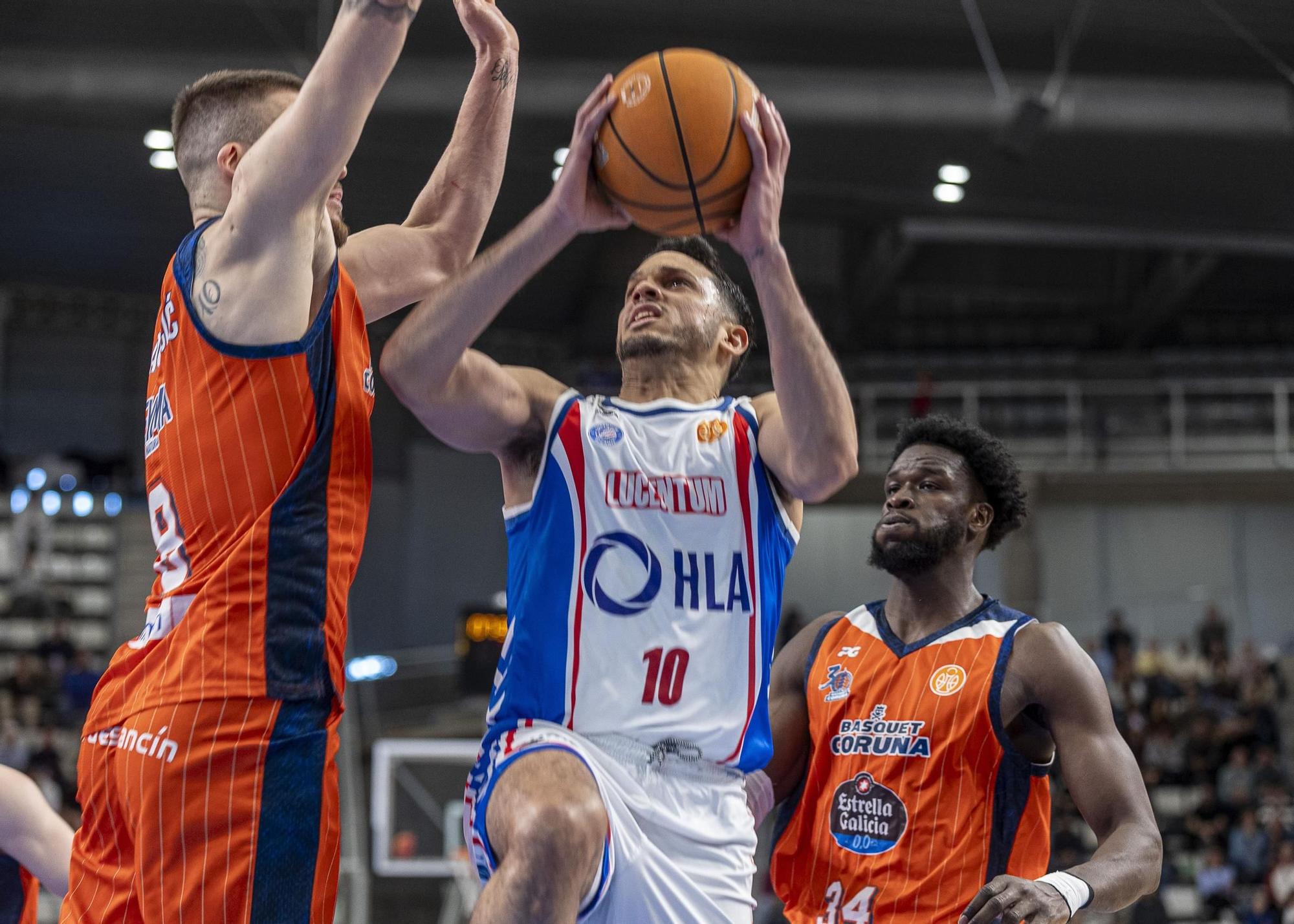 El Lucentum cae, pero vendiendo cara su piel.