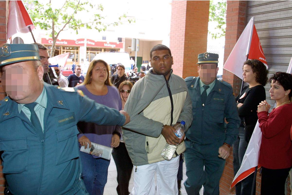 CACHULO MÁLAGA | El Cachulo intenta estrangular a un funcionario de la ...