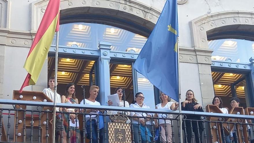 VÍDEO: Así fue el pregón del Carmín de la Pola - La Nueva España