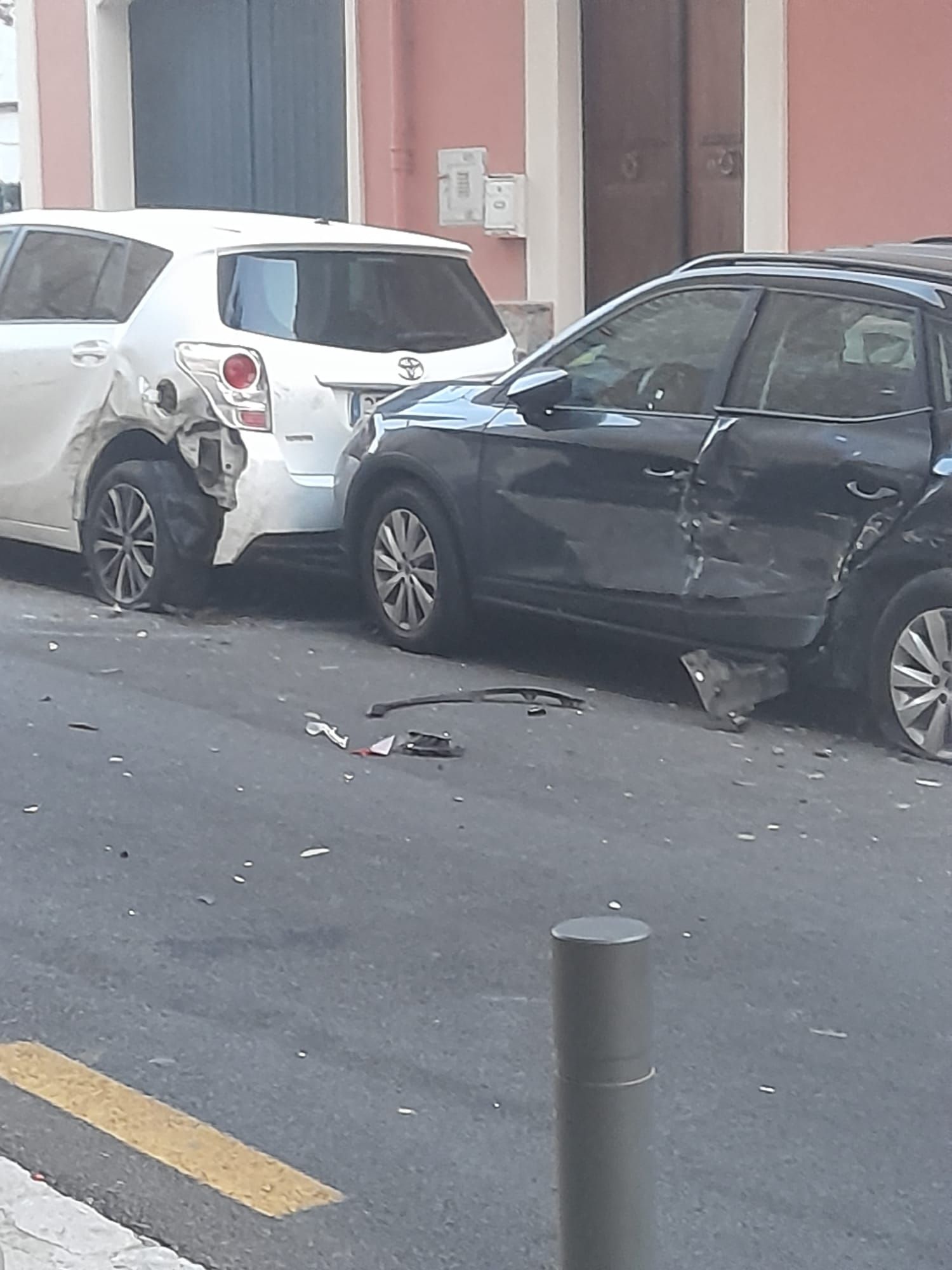 FOTOS | Un conductor ebrio causa graves destrozos al chocar contra ...