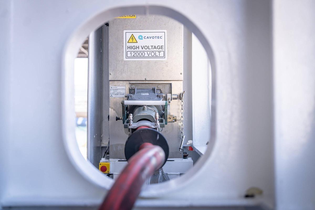 El Port de Barcelona estrena la conexión eléctrica de la terminal de ...