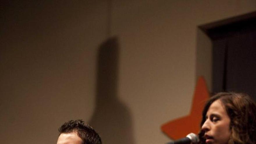 El cantante langreano Fernando Valle Roso publica su primer disco ...