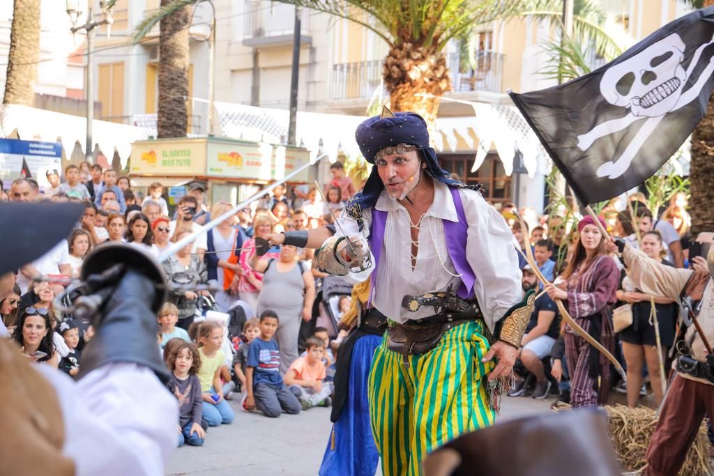 El pirata Dragut se enseñorea por las calles de Cullera - Levante-EMV