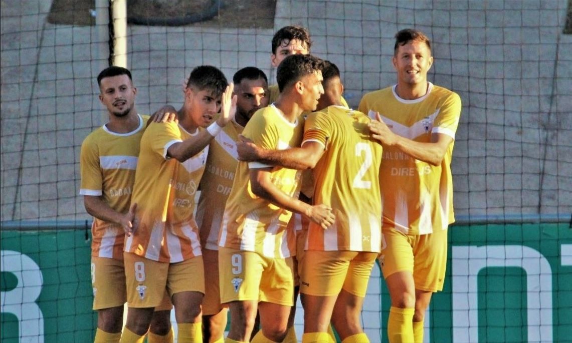 El CF Badalona Futur derrota a la UE Cornellà y pasa a semifinales de ...