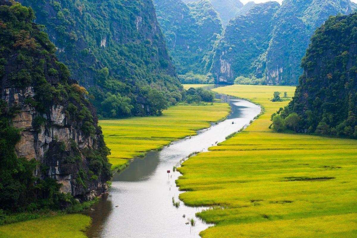 Nos adentramos en Ninh Binh, la llamada 'Bahía de Halong en tierra ...