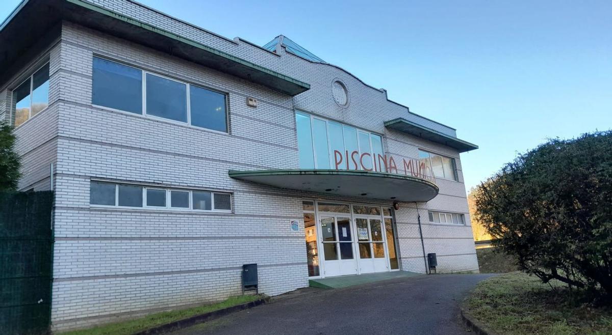 Medio millón para reabrir la piscina de Sotrondio tras casi cuatro años ...