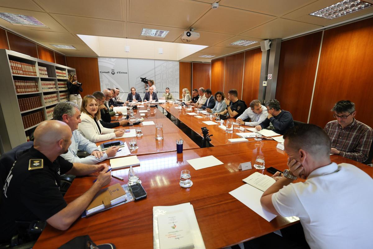 Ibiza declara la guerra a las caravanas en suelo rústico y urbano