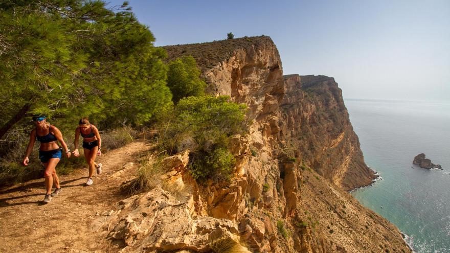 Conoce el parque natural de la Serra Gelada