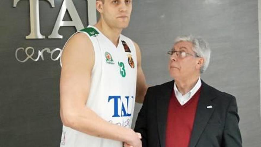 El 'gigante' Busma, «preparado» para el debut