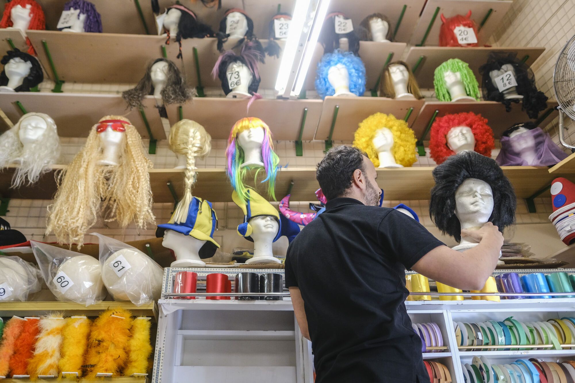 FOTOS | Arrancan las compras de disfraces de Carnaval