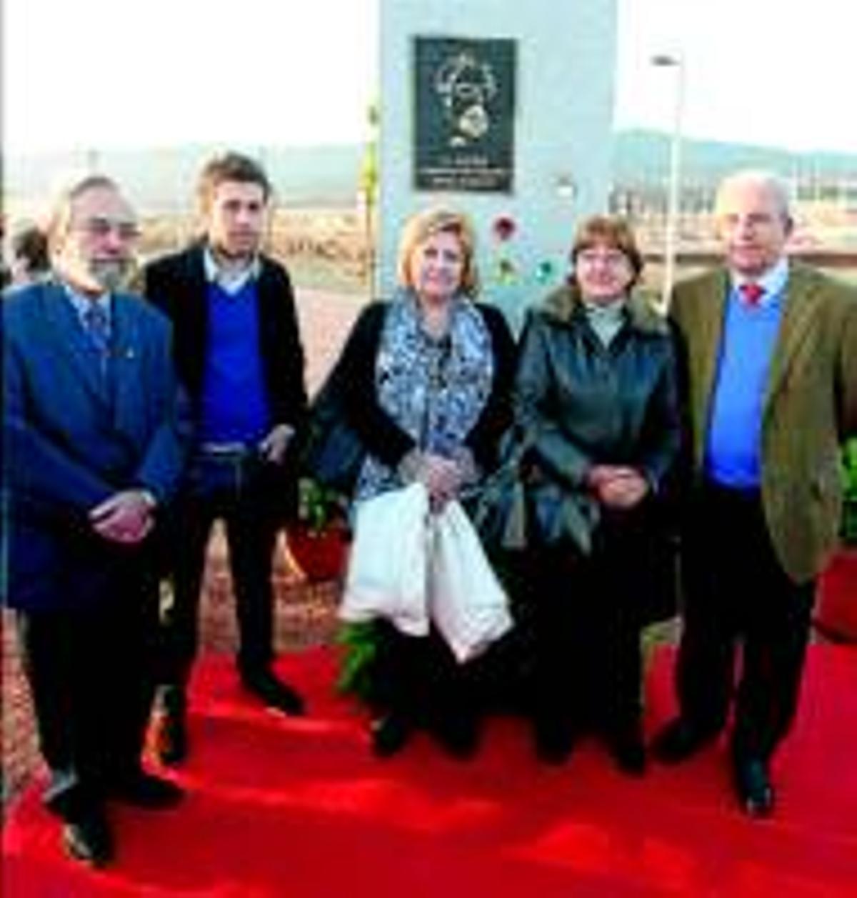 Un monolito recuerda a Antonio Povedano, maestro del paisaje