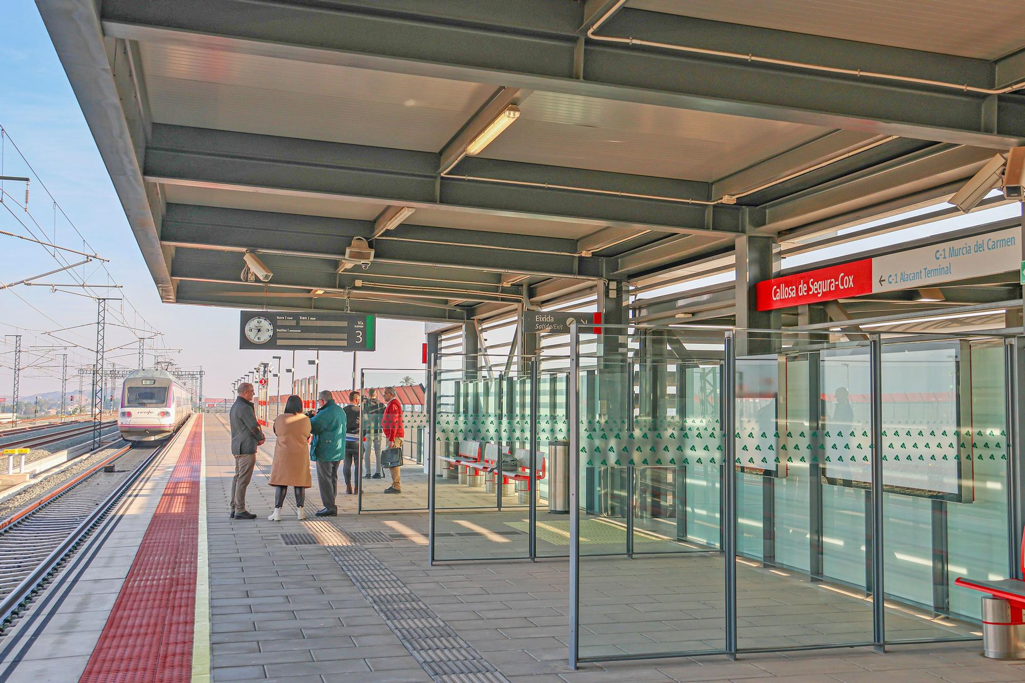 Los primeros trenes Avant llegan a la estación Callosa-Cox al cabo de ...