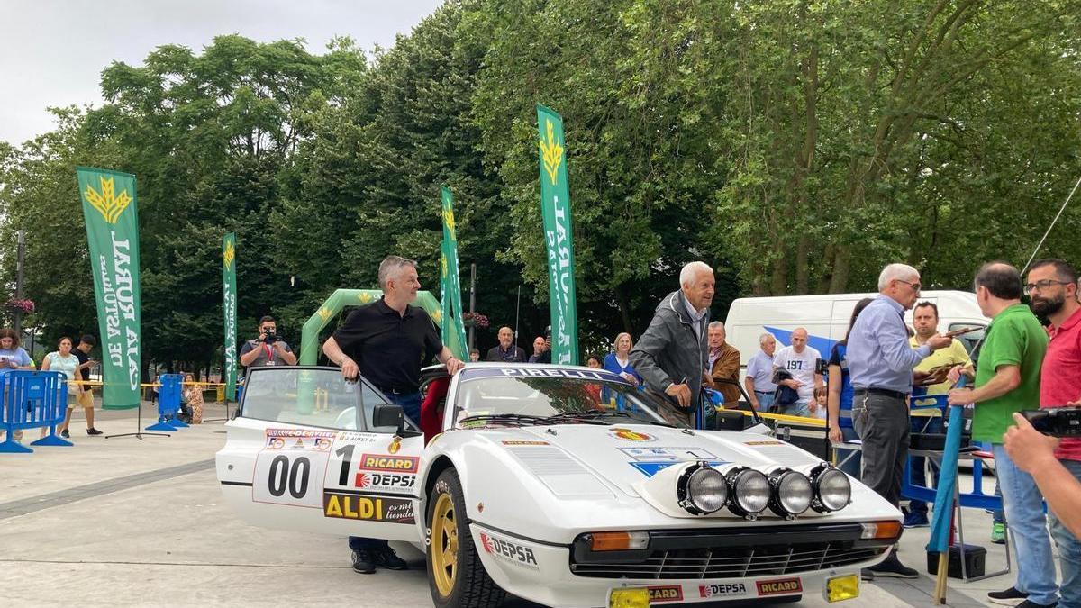 Antonio Zanini, protagonista en la salida del Rally Histórico de Avilés