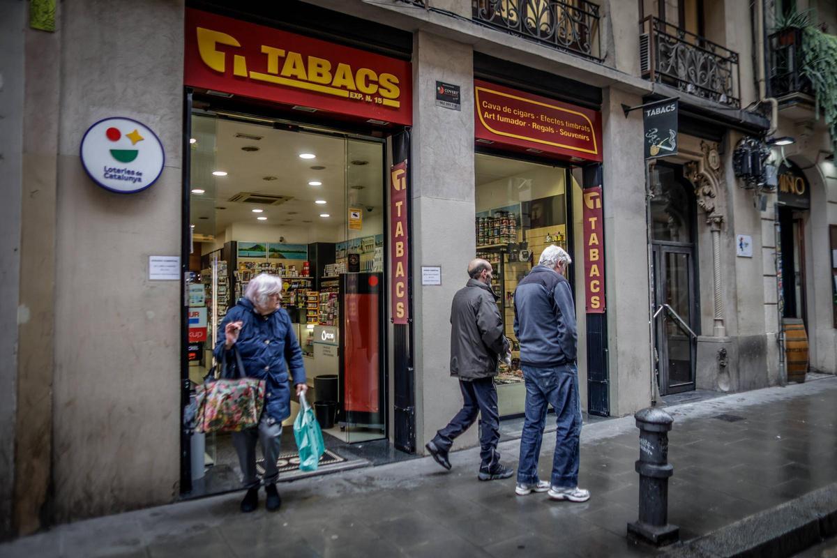 Revolución en los estancos de Barcelona: más turísticos, multiservicio ...