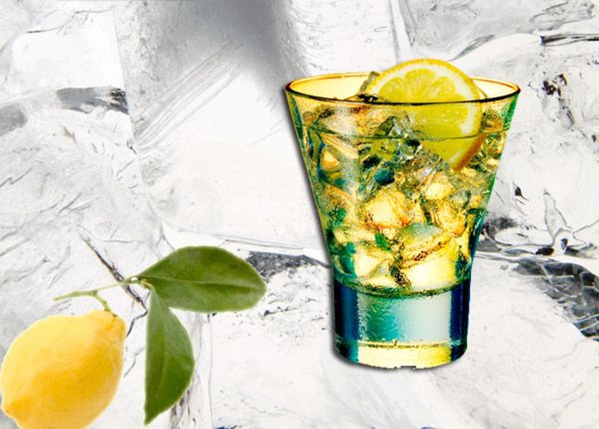 Disfruta de un gin afterwork - Woman